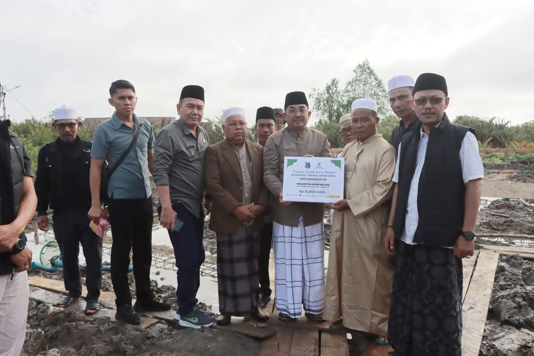 Bupati Anwar Sadat Pimpin Peletakan Batu Pertama Masjid Daarun Najah ...